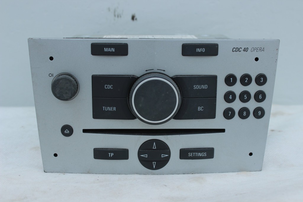 Купить Автомагнитола CDC 40 Opera серебро б/у Опель Астра Н, Зафира Б в ...